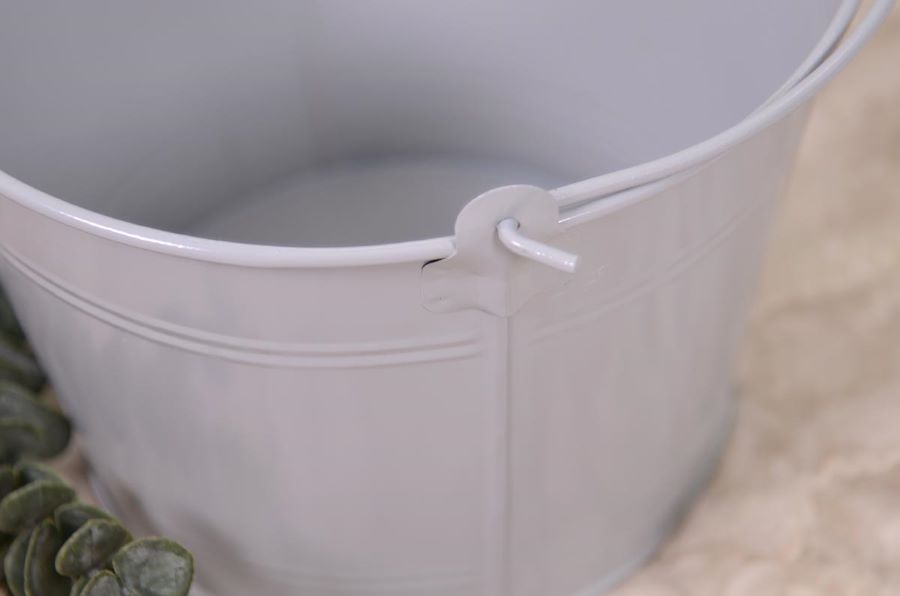 Light grey bucket