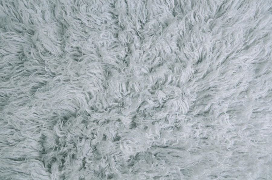 Light grey small flokati