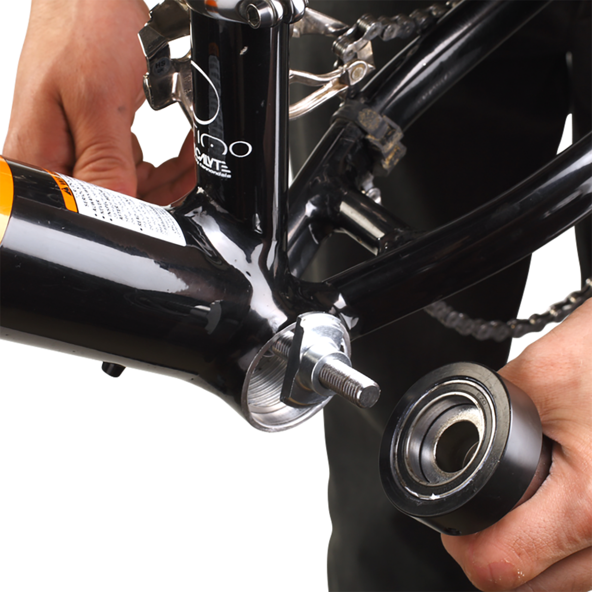 Bearing press and extractor for pressed bottom brackets