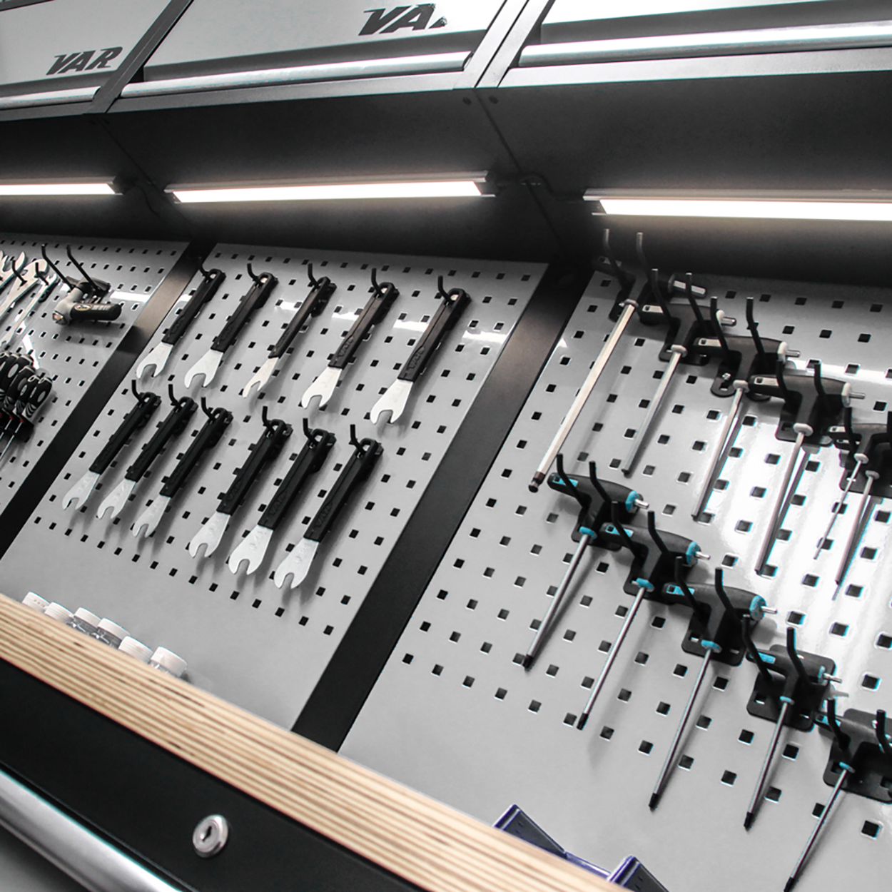 Corner tool panel 80cm - grey painting