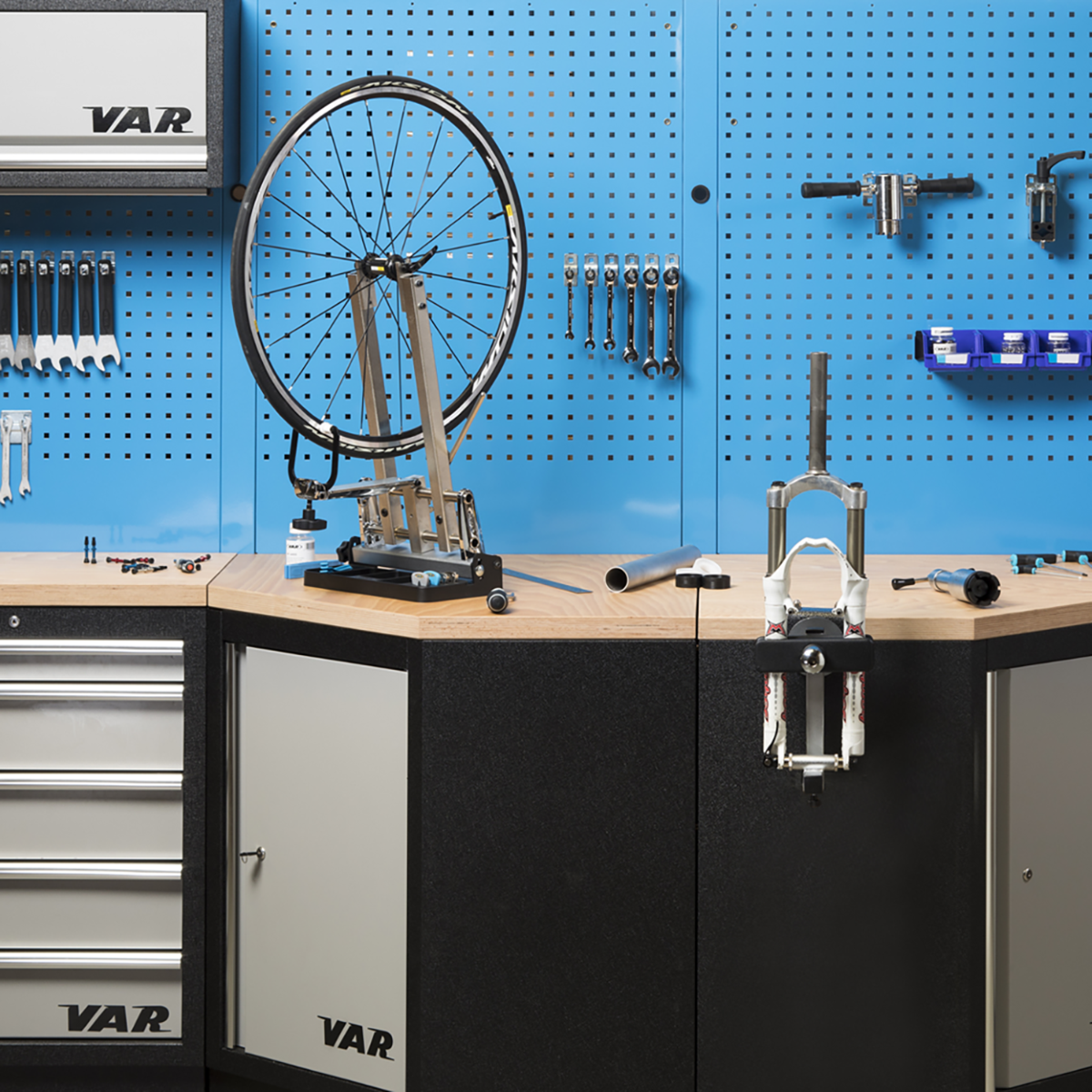 Panneau porte-outils 61 cm - DESTOCKAGE BLEU