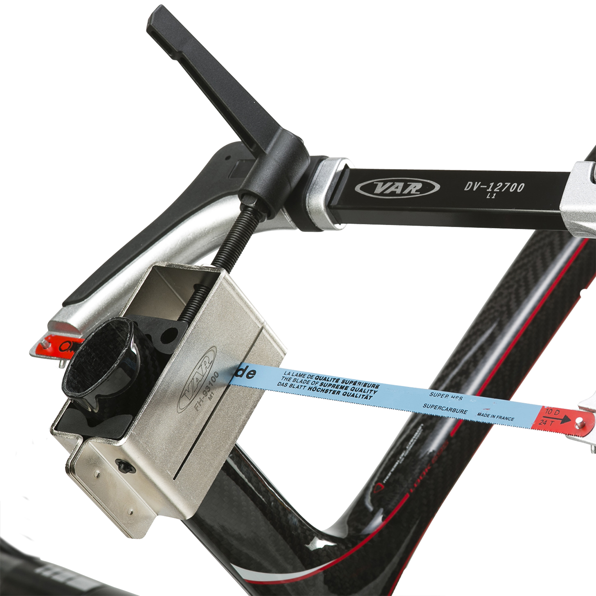 Adjustable fork column cutting guide