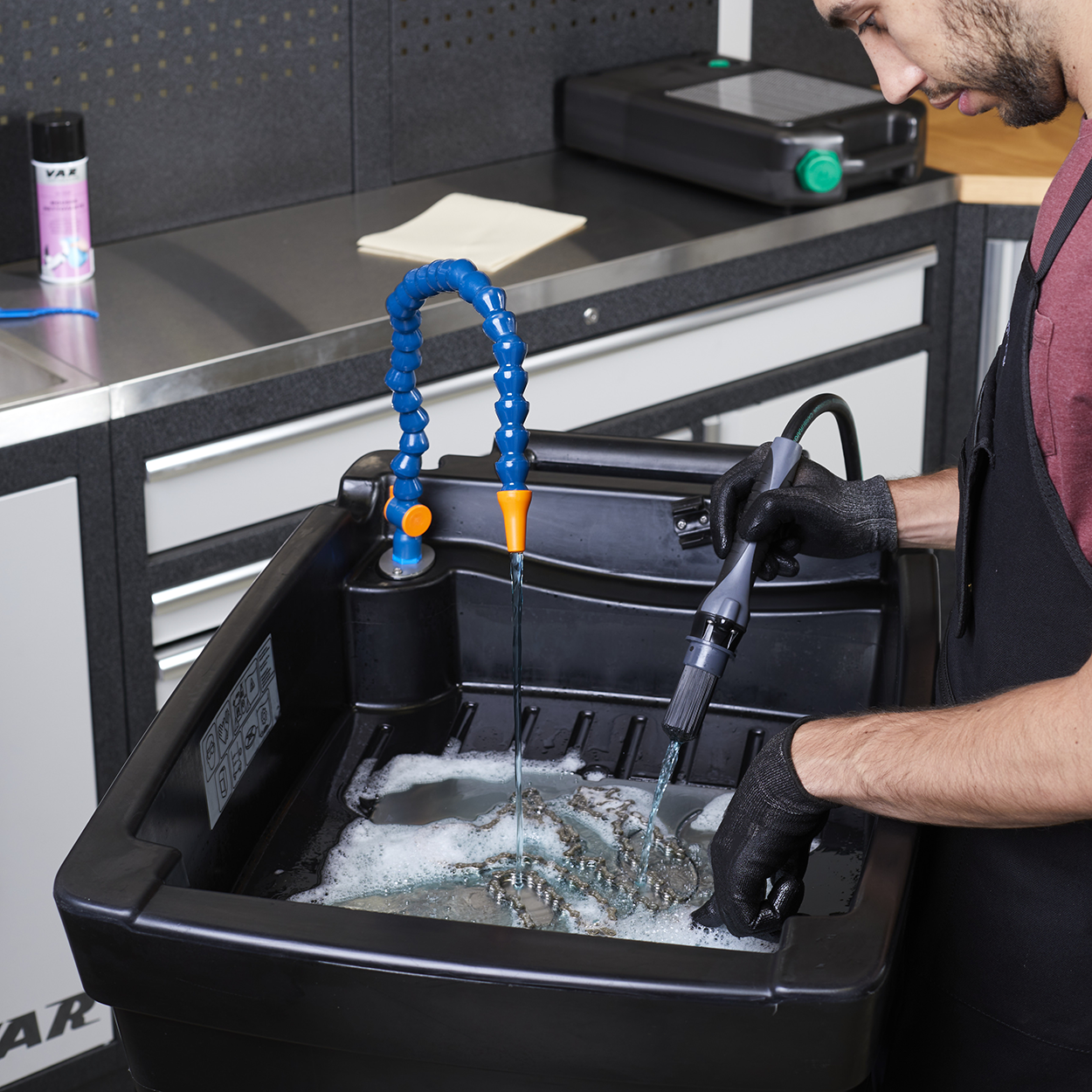 Professional parts washer with flexible nozzle - 40L