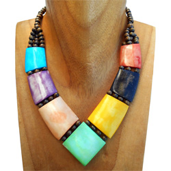 Colliers en os en vente dans la boutique Matajava